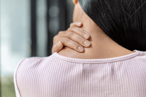 Dor na nuca: 12 causas e seus tratamentos | Melhor Saúde